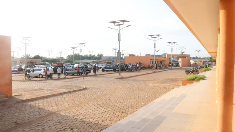Benin: The central bus station: a showcase for the city of Bohicon